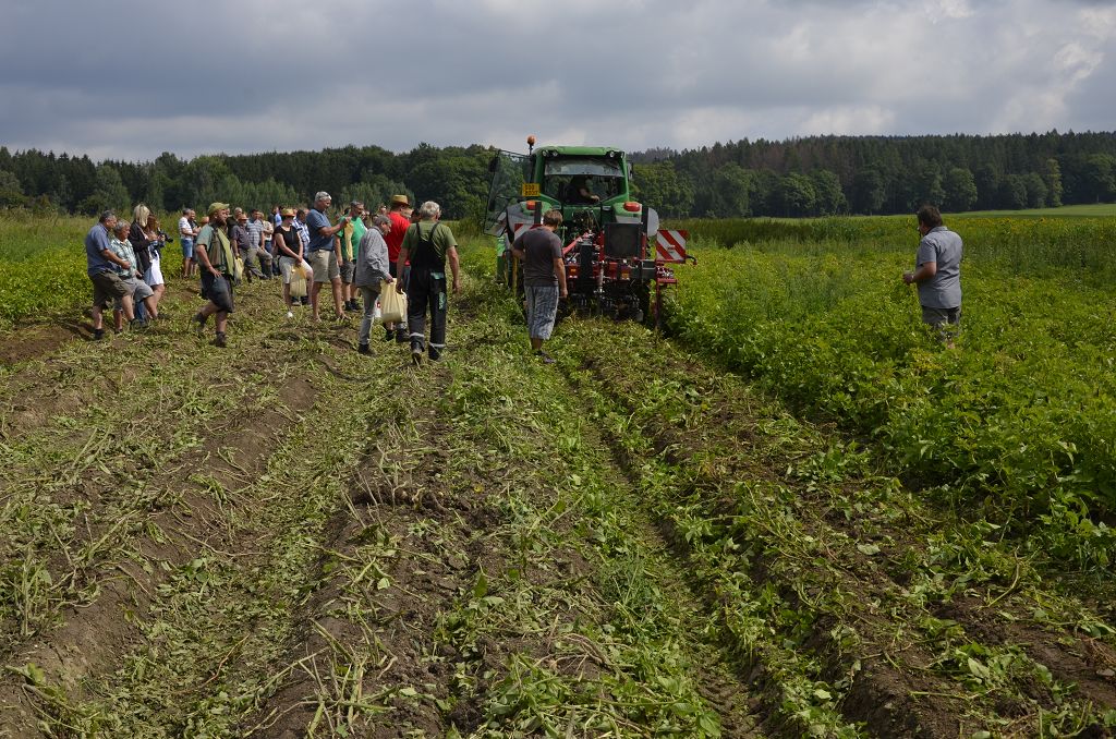 Úspěšný workshop a polní den "Ochrana brambor" se uskutečnil ve ...
